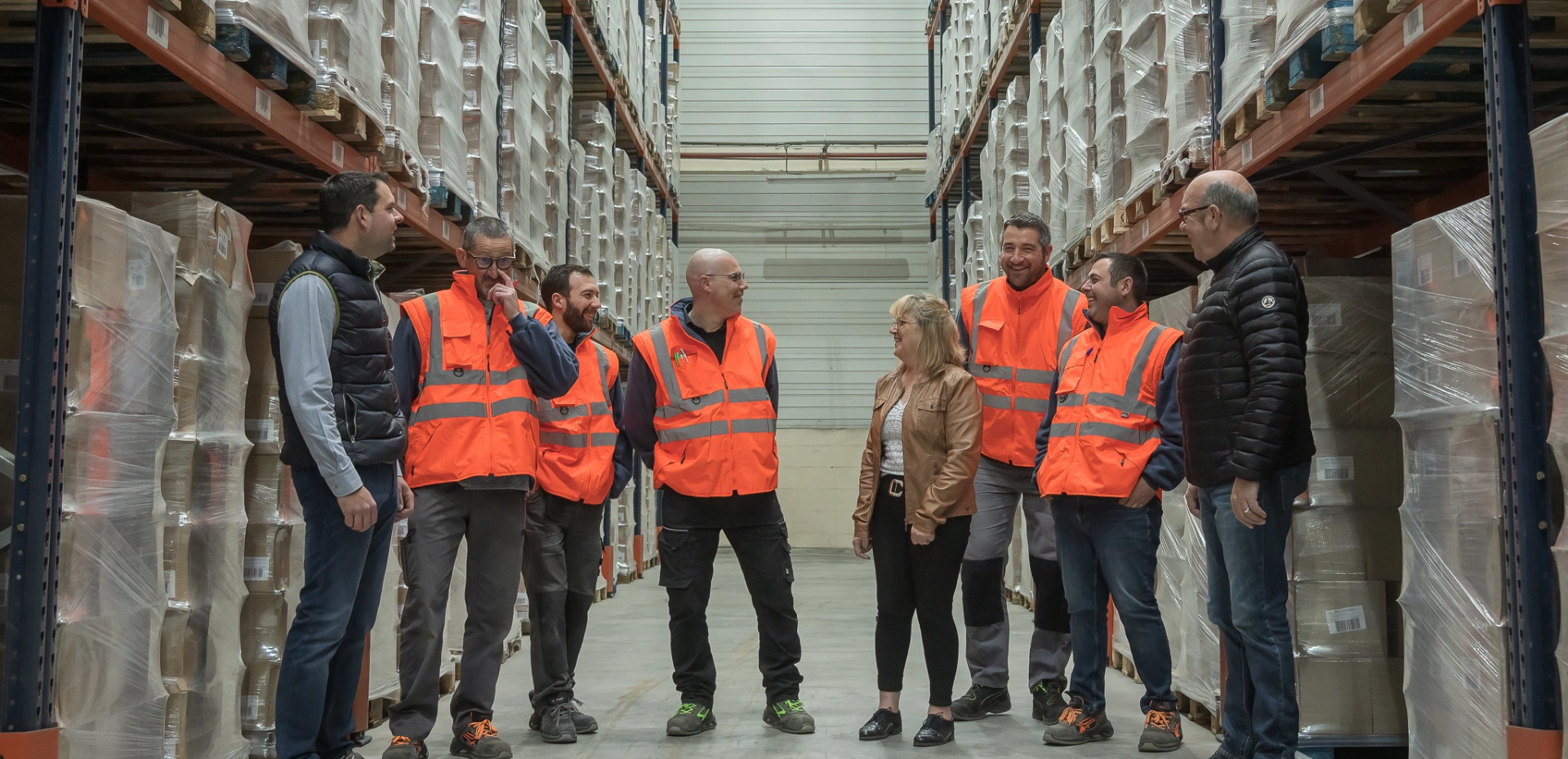 Contactez BGS : services de logistique, stockage et location.